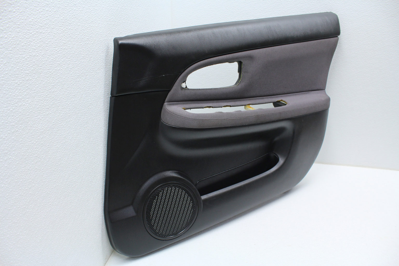 2002-2007 Subaru Impreza WRX Door Panel Assembly Front RH Passenger ...