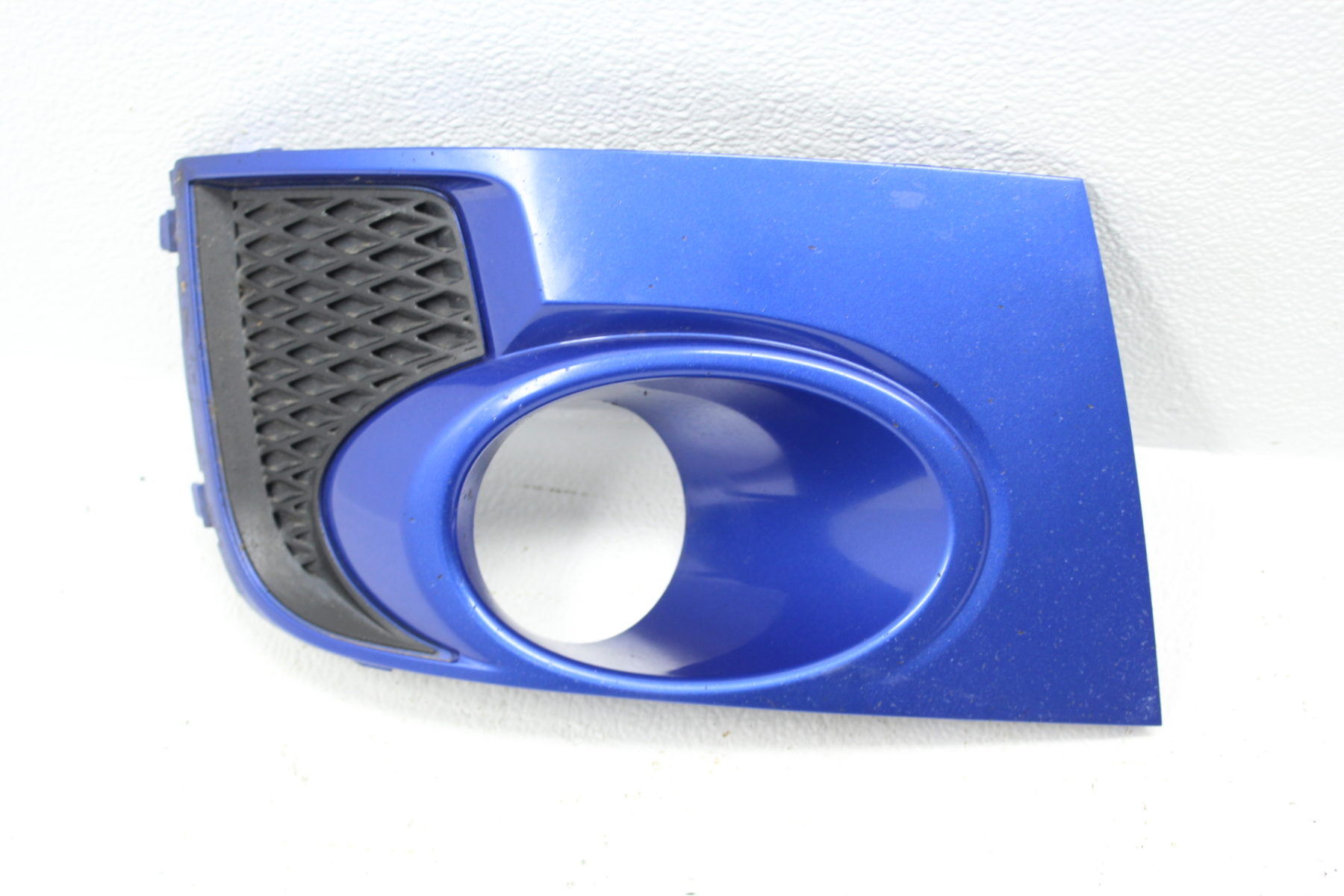 2008-2014 SUBARU WRX STI FOG LIGHT LAMP BEZEL TRIM PASSENGER RH OEM WRB ...