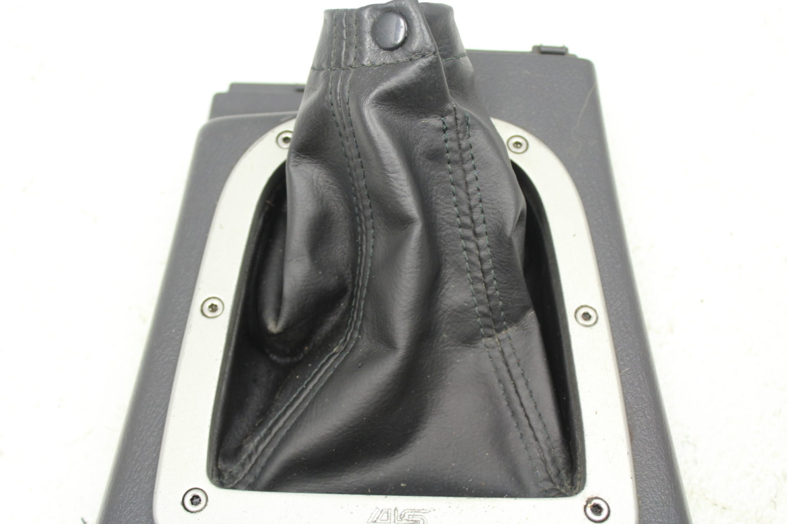 02-04 2002-2004 SUBARU IMPREZA WRX & STI SHIFTER TRIM BEZEL BOOT OEM 6 ...