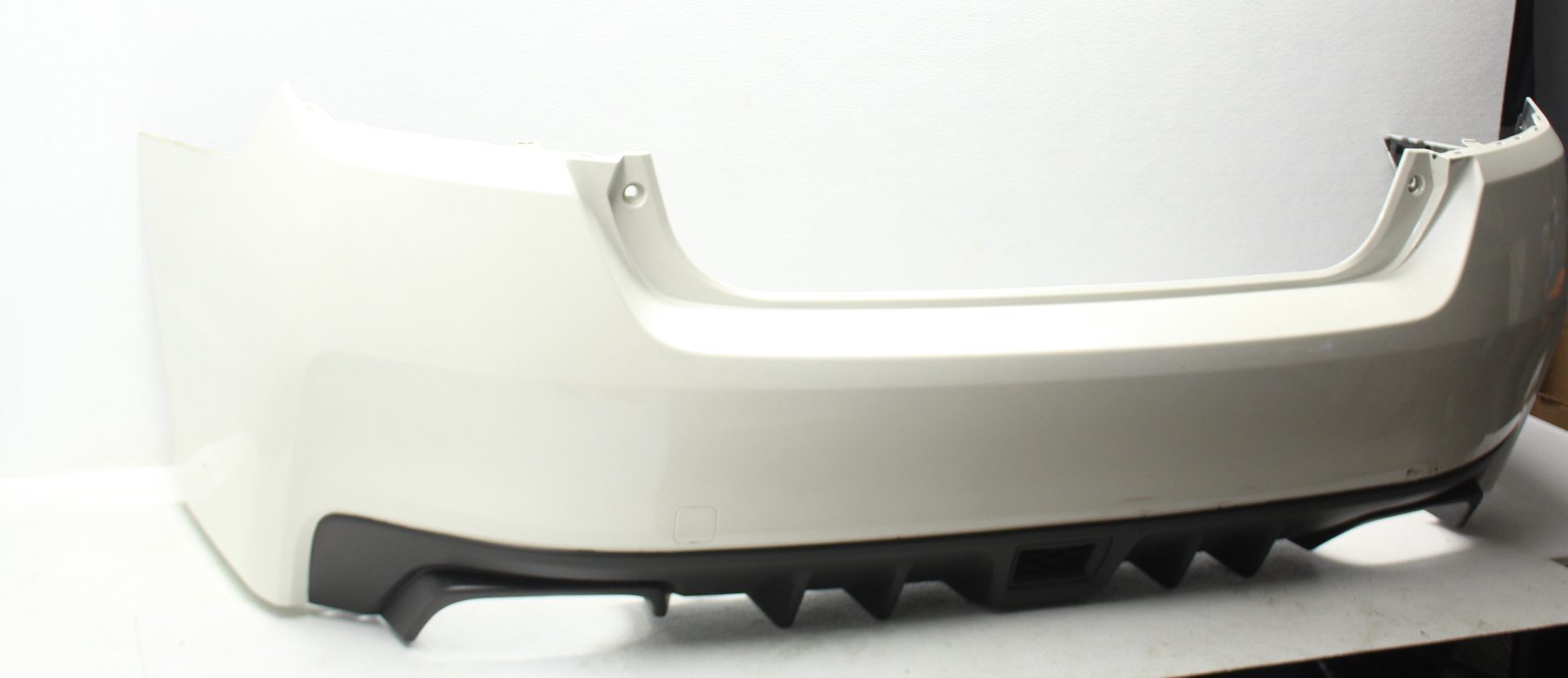 2015-2020 SUBARU WRX STI REAR BUMPER COVER ASSEMBLY WHITE OEM *CRACKED ...