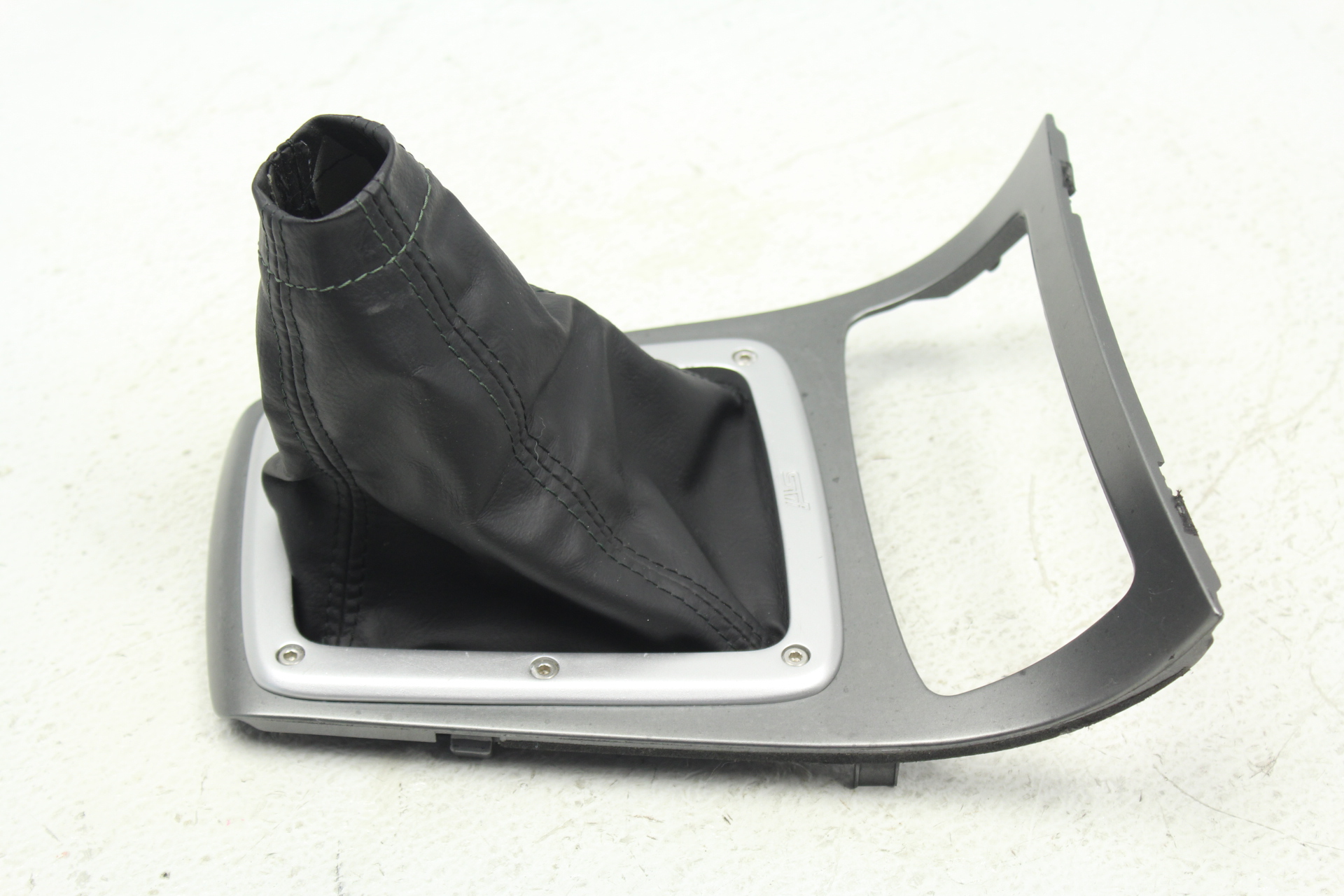 2005-2007 SUBARU IMPREZA WRX STI SHIFTER TRIM BEZEL BOOT OEM 6 SPEED ...