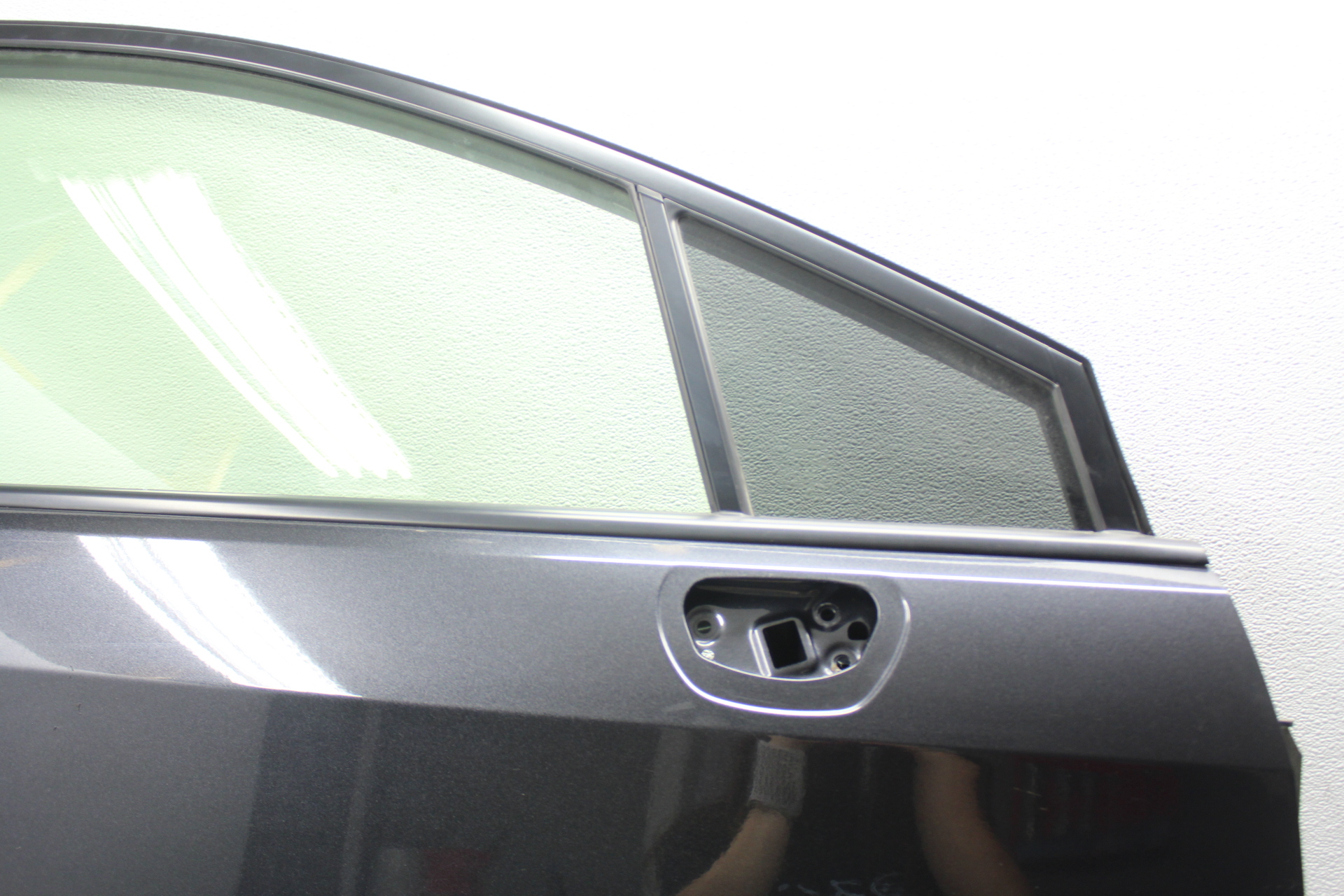 2015-2020 SUBARU WRX & STI FRONT RH PASSENGER SIDE DOOR ASSEMBLY DARK ...