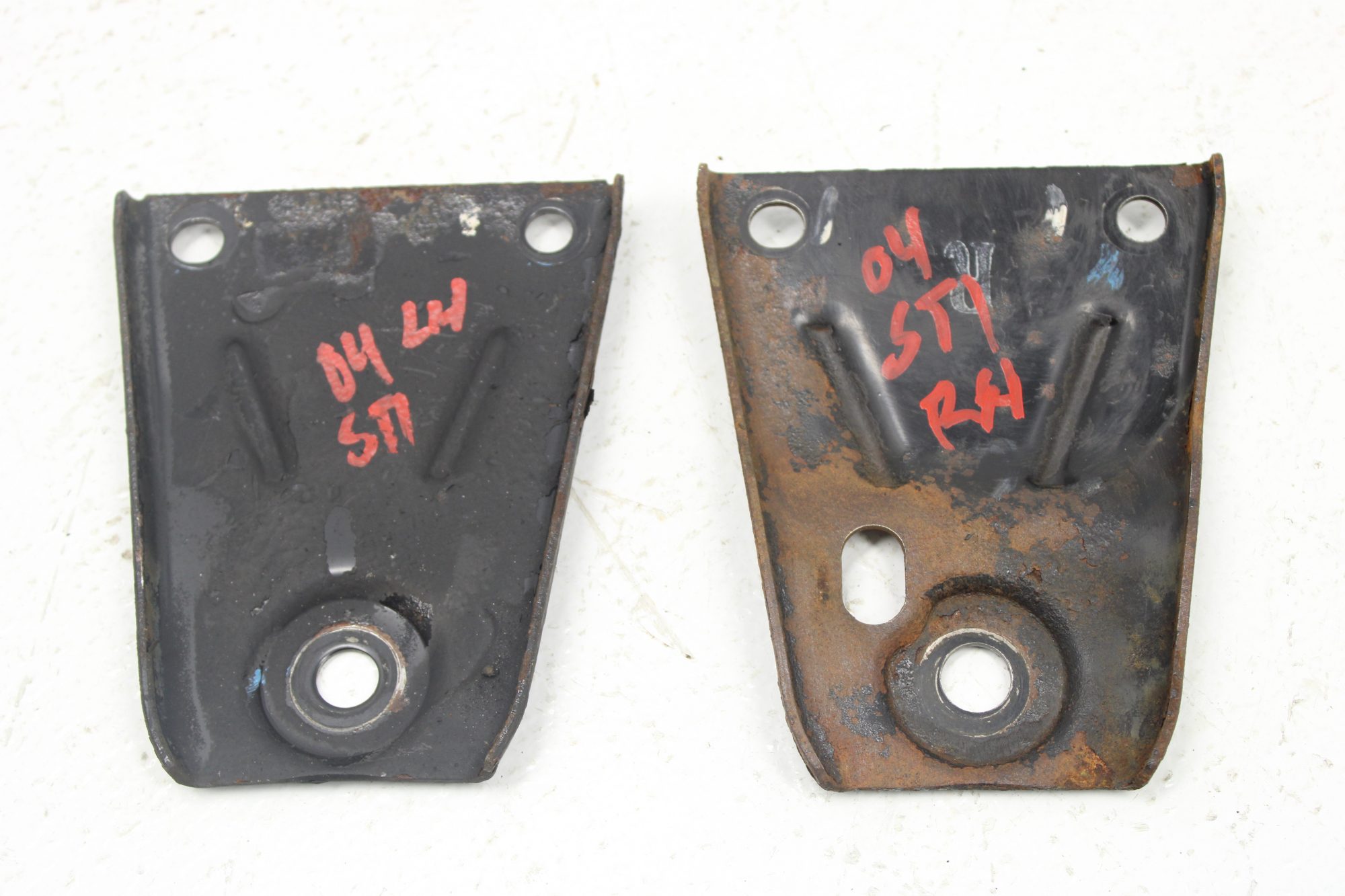 2004-2007 SUBARU WRX STI DIFFERENTIAL MOUNT DIFF BRACKET SET LH/RH OEM ...
