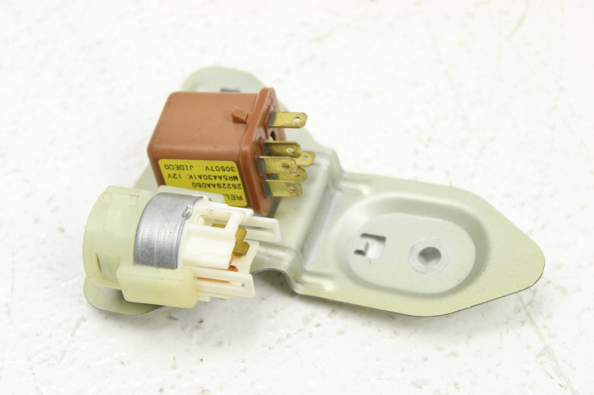 2002-2005 SUBARU WRX & STI IGNITION RELAY ASSEMBLY OEM 25229AA050 ...